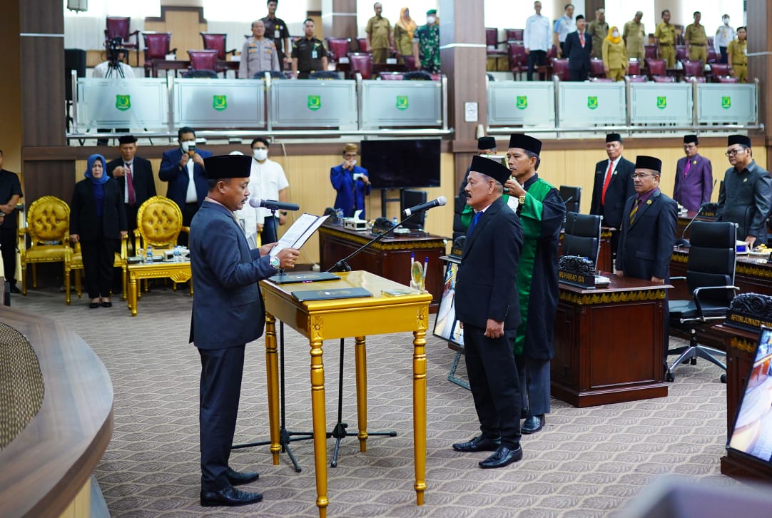 C Kawarius Efendi Resmi Dilantik Sebagai PAW Sisa Masa Jabatan 2019-2024 - katanda.id
