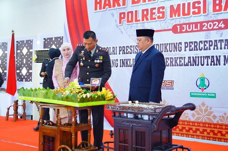 Pj Bupati Muba H Sandi Hadiri Upacara dan Tasyakuran HUT Bhayangkara ke 78 - katanda.id